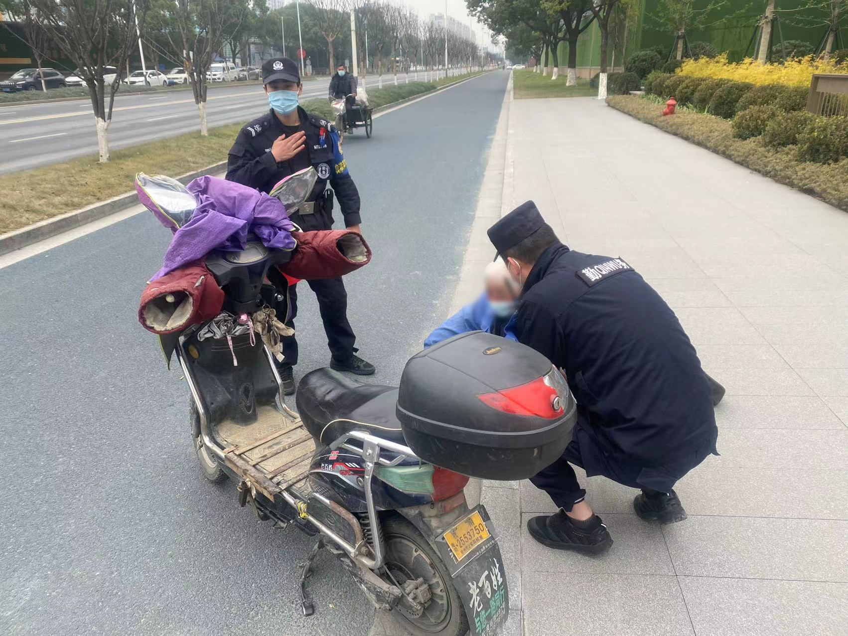 爱心举动显真情 平凡小事暖人心—近期公司2起助人为乐好人好事 公司新闻 上海宗保保安服务有限公司 城市保安综合服务提供商